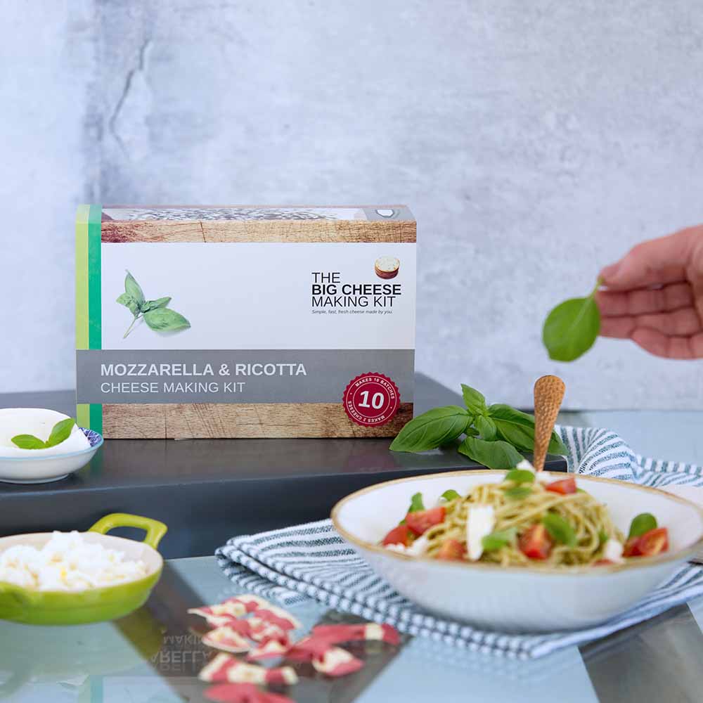 The Mozzarella & Ricotta Cheese Making Kit Simple Vegetarian | &Keep