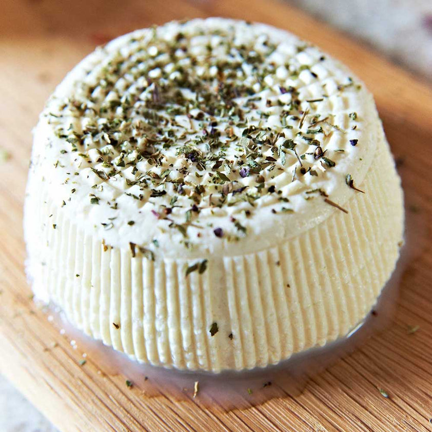 The Mozzarella & Ricotta Cheese Making Kit Simple Vegetarian | &Keep